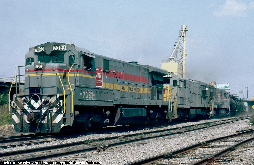 Seaboard System C30-7 #7063 & U30C's #1477 & 1561 lead New Orleans (LA) bound Seaboard System ...